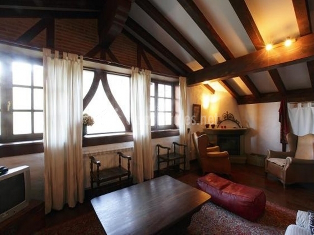 Casas Rurales con Chimenea en Aranaz/arantza | CasasRurales.net